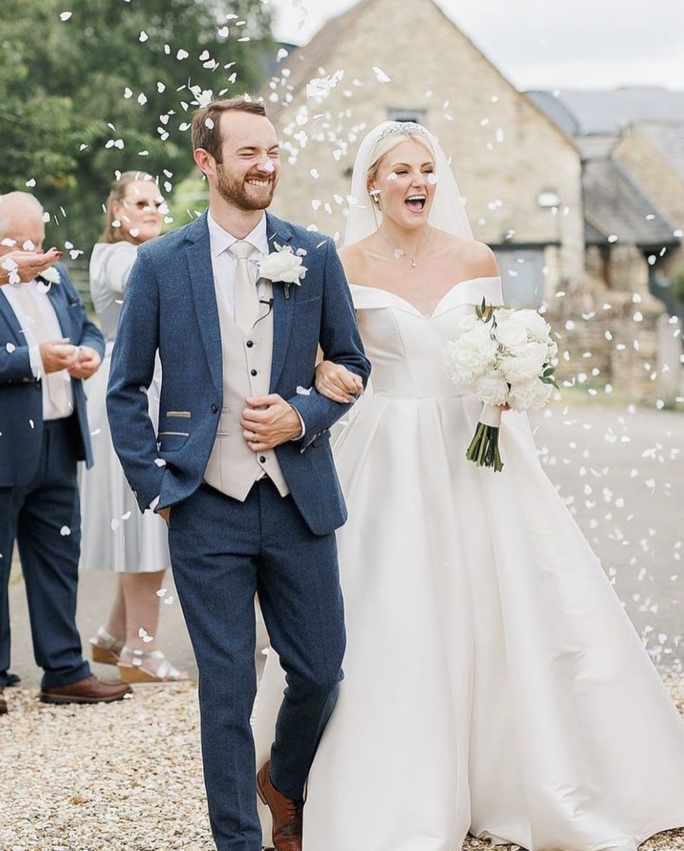 Real Bride - Hannah wearing Elegance jewelry set | Lace and Favour
